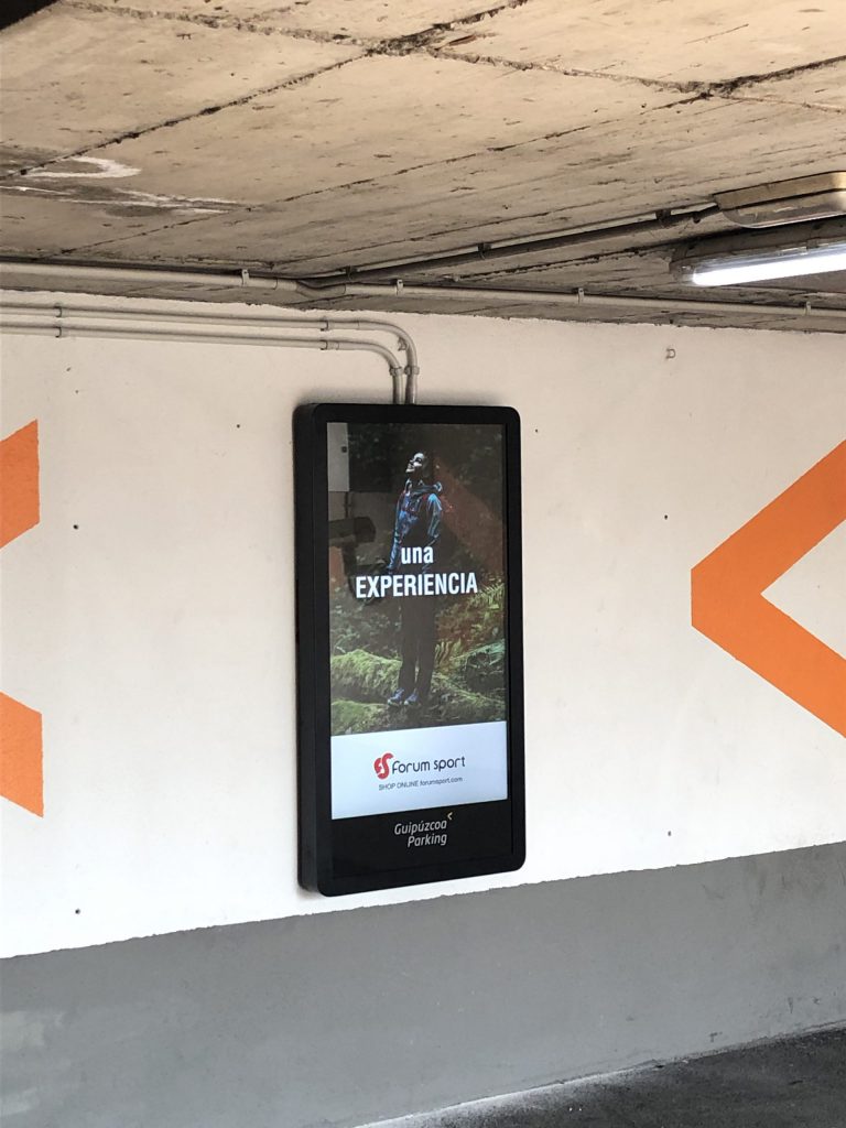 Parkings Empark | luk hiar!